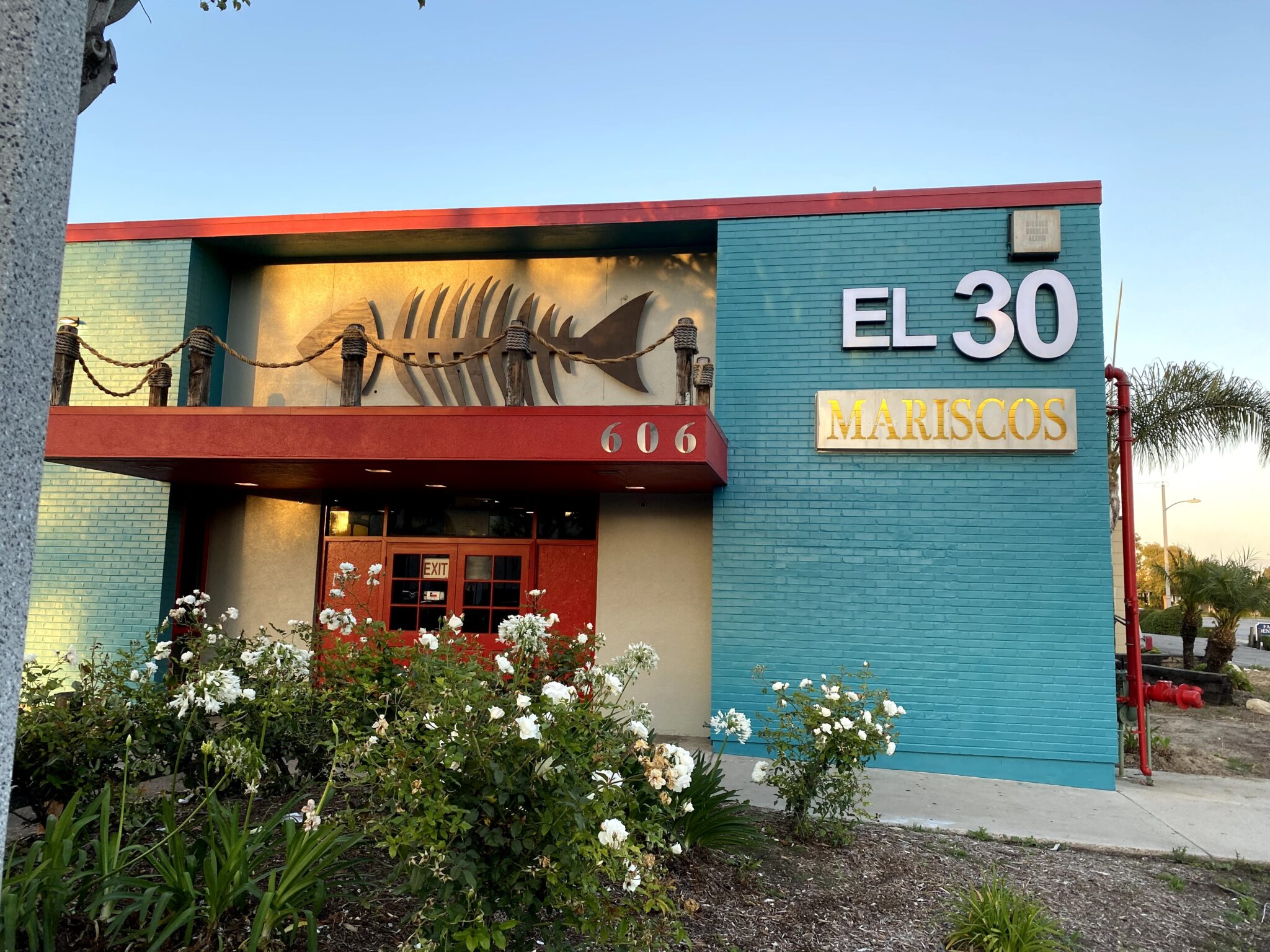 About Us - El 30 Mariscos Restaurant
